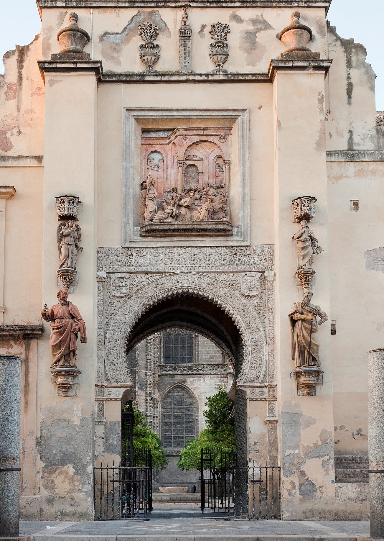 Secretos De Sevilla → La Puerta del Perdón: Historia y secretos de la ...